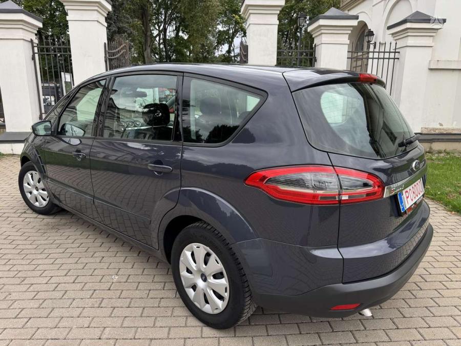 Pelēks Ford S-Max 2013 Viļņa, ar dzinēja tilpumu 2.00 L un nobraukumu 267 tūkst. km par 4750 €, foto 1 vietnē AUTOMOTO.COM.LV