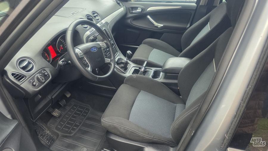Pelēks Ford S-Max 2013 Kauņa, ar dzinēja tilpumu 1.60 L un nobraukumu 282 tūkst. km par 3700 €, foto 9 vietnē AUTOMOTO.COM.LV