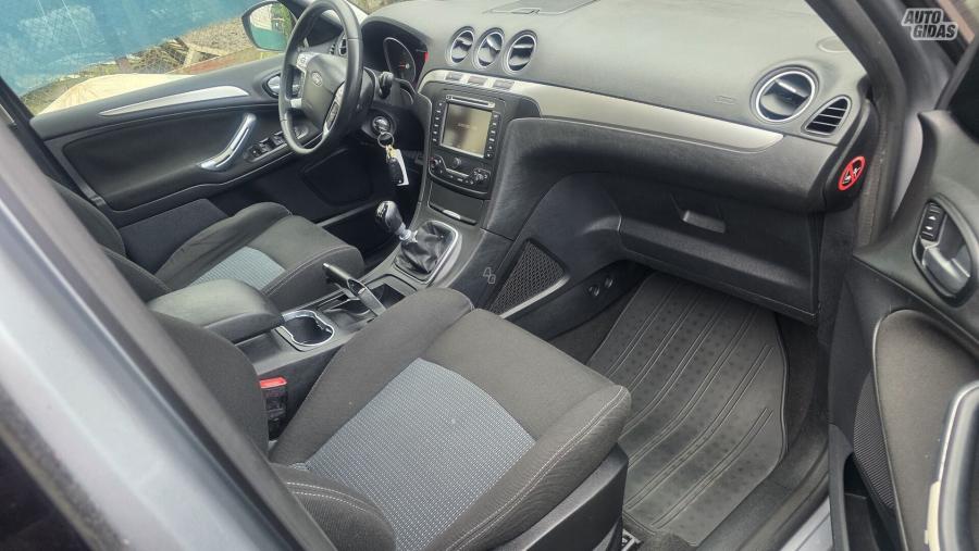 Pelēks Ford S-Max 2013 Kauņa, ar dzinēja tilpumu 1.60 L un nobraukumu 282 tūkst. km par 3700 €, foto 12 vietnē AUTOMOTO.COM.LV