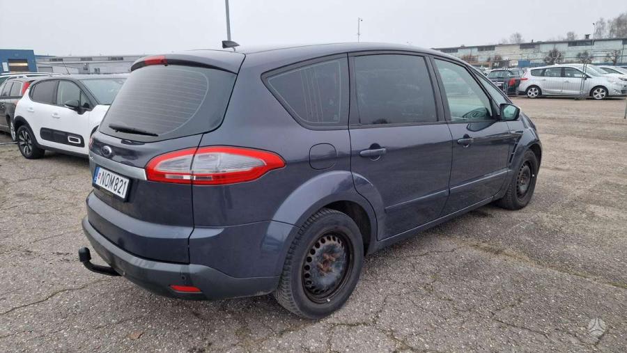 Grey Ford S-Max 2014 in Marijampole, with an engine capacity of 2.00 L and mileage of 219 thousand km for 4950 €, photo 5 on AUTOMOTO.COM.LV