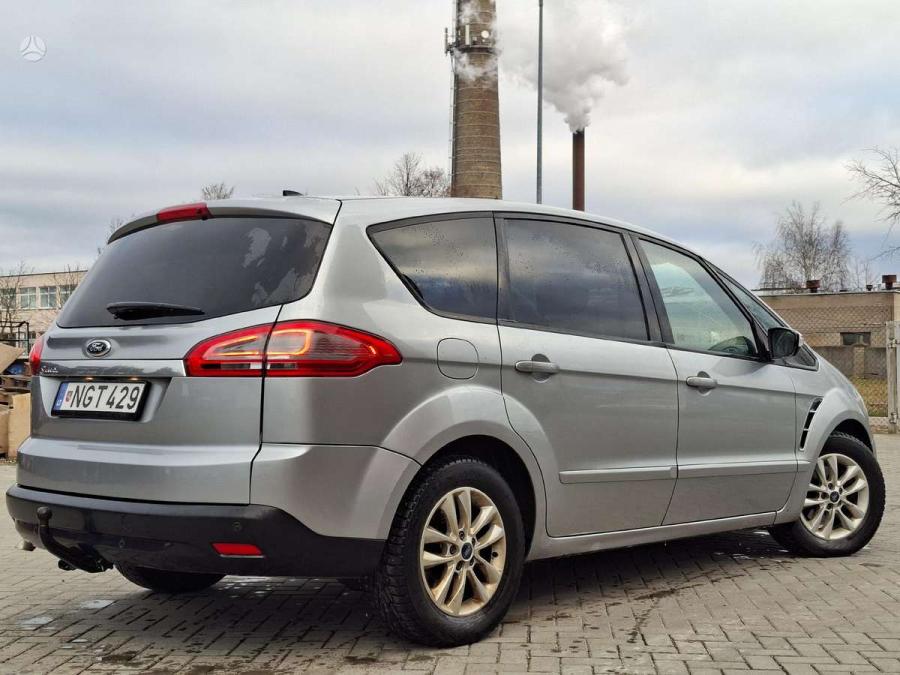 Grey Ford S-Max 2014 in Silute, with an engine capacity of 2.00 L and mileage of 268 thousand km for 4400 €, photo 7 on AUTOMOTO.COM.LV