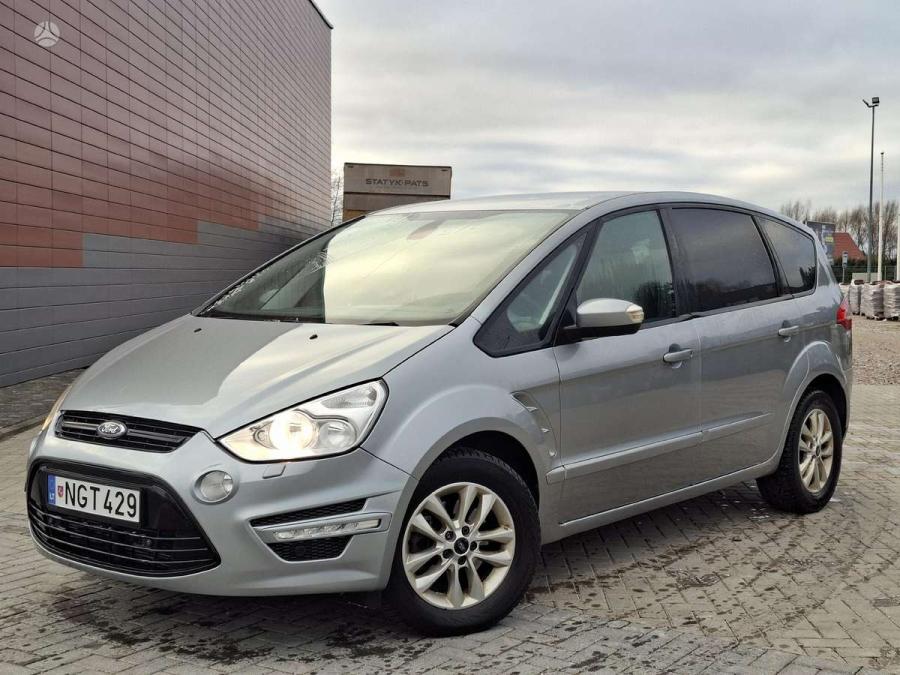 Grey Ford S-Max 2014 in Silute, with an engine capacity of 2.00 L and mileage of 250 thousand km for 4500 €, photo 1 on AUTOMOTO.COM.LV