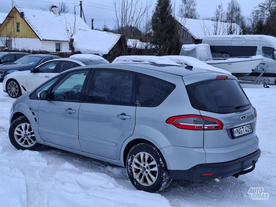 Grey Ford S-Max 2014 in Silute, with an engine capacity of 2.00 L and mileage of 260 thousand km for 3999 €, photo 3 on AUTOMOTO.COM.LV