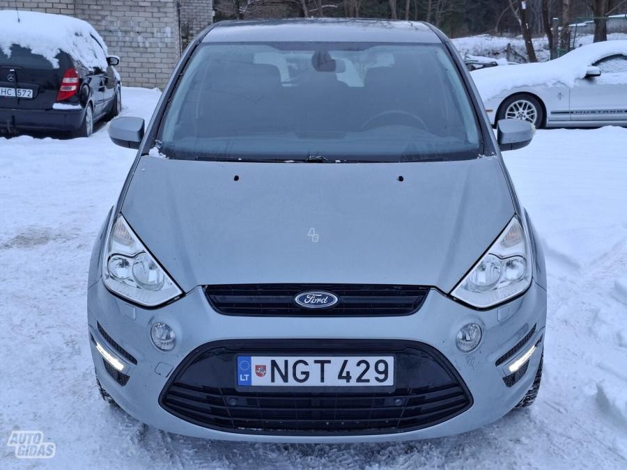 Grey Ford S-Max 2014 in Silute, with an engine capacity of 2.00 L and mileage of 260 thousand km for 3999 €, photo 4 on AUTOMOTO.COM.LV