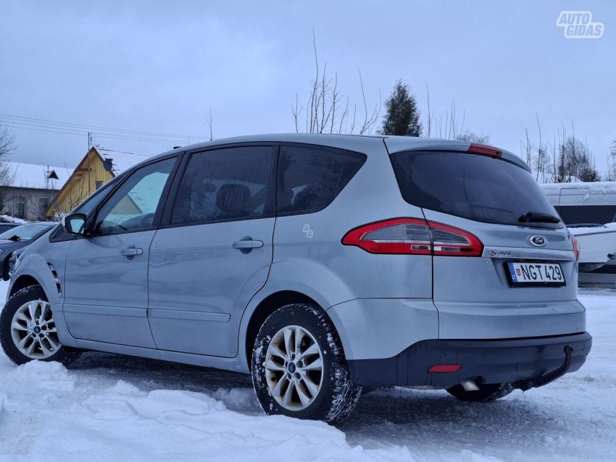 Grey Ford S-Max 2014 in Silute, with an engine capacity of 2.00 L and mileage of 260 thousand km for 3999 €, photo 8 on AUTOMOTO.COM.LV