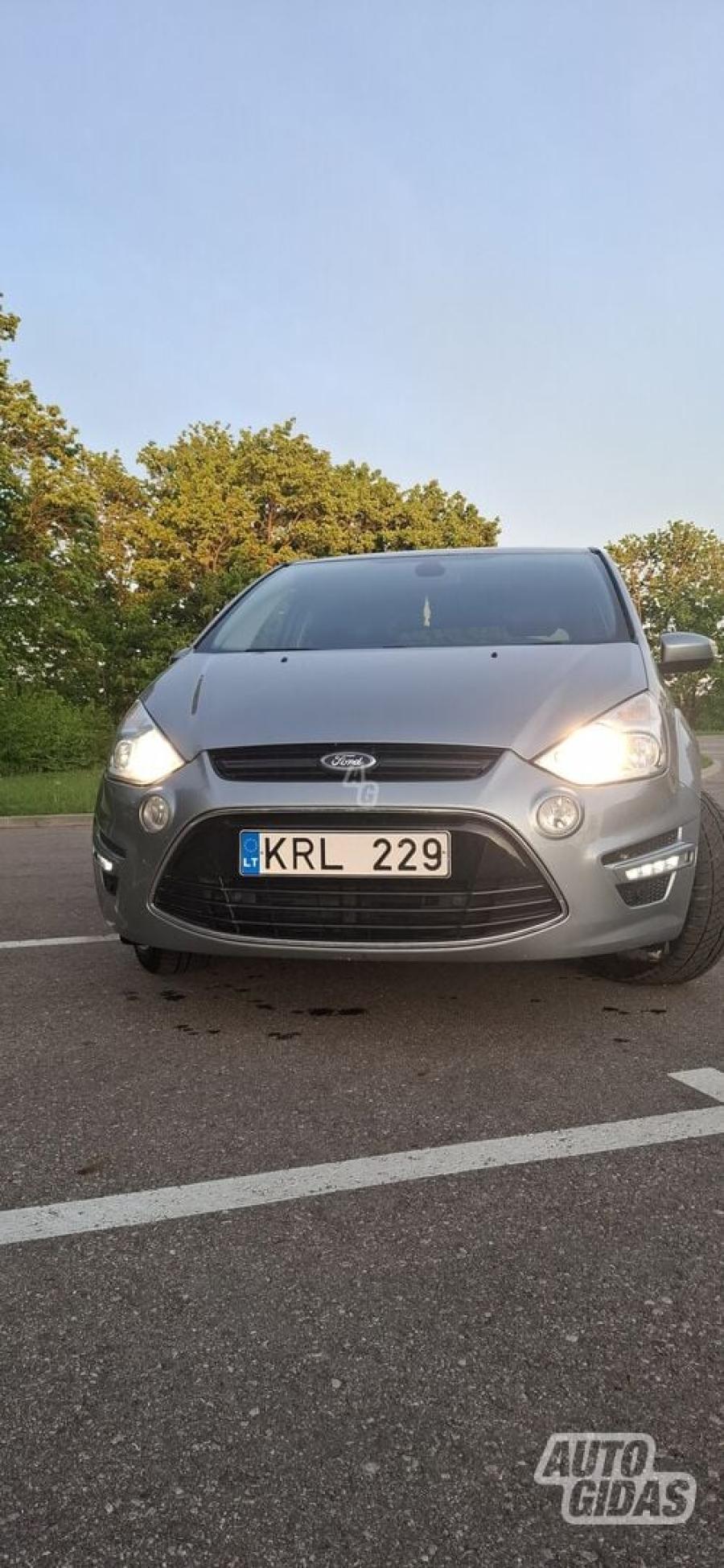 Grey Ford S-Max 2014 in Vilnius, with an engine capacity of 2.00 L and mileage of 265 thousand km for 6000 €, photo 1 on AUTOMOTO.COM.LV