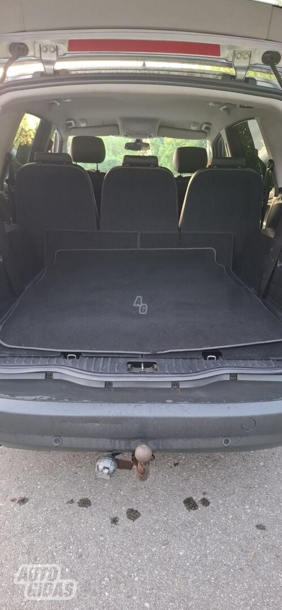 Grey Ford S-Max 2014 in Vilnius, with an engine capacity of 2.00 L and mileage of 265 thousand km for 6000 €, photo 15 on AUTOMOTO.COM.LV