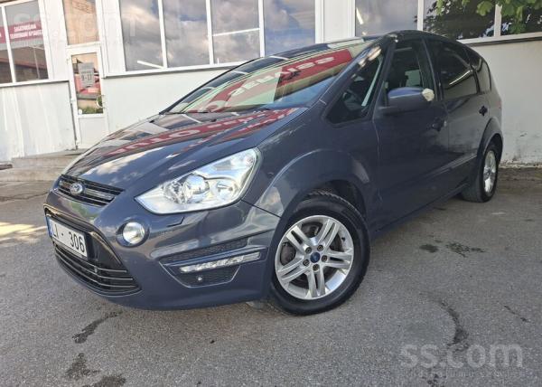 Grey Ford S-Max 2014 in Tukums, with an engine capacity of 2.00 L and mileage of 225 thousand km for 5790 €, photo 2 on AUTOMOTO.COM.LV
