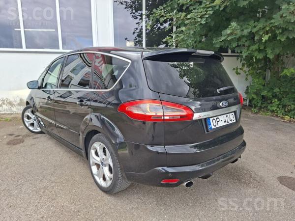 Форд С-Макс 2014 в Тукумс на AUTOMOTO.COM.LV Серый Форд С-Макс 2014 в Тукумс, объемом двигателя 2.20 л и пробегом 225 тыс. км за 6990 €, фото 4 на AUTOMOTO.COM.LV
