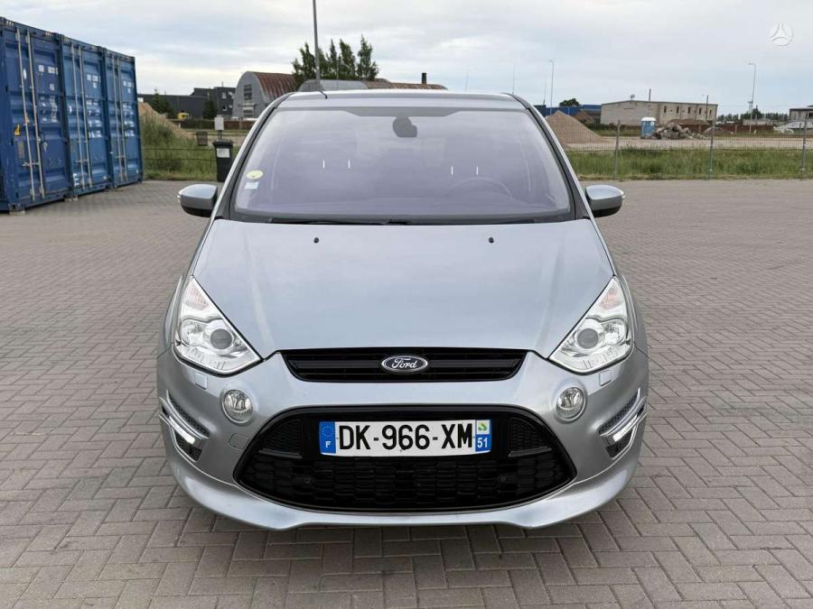 Grey Ford S-Max 2014 in Taurage, with an engine capacity of 2.00 L and mileage of 213 thousand km for 5300 €, photo 3 on AUTOMOTO.COM.LV