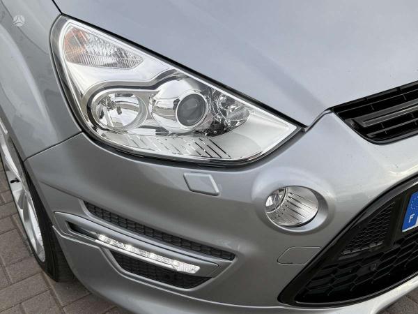 Grey Ford S-Max 2014 in Taurage, with an engine capacity of 2.00 L and mileage of 213 thousand km for 5300 €, photo 4 on AUTOMOTO.COM.LV