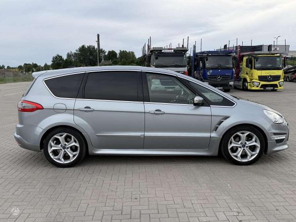 Grey Ford S-Max 2014 in Taurage, with an engine capacity of 2.00 L and mileage of 213 thousand km for 5300 €, photo 5 on AUTOMOTO.COM.LV