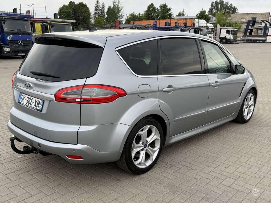 Grey Ford S-Max 2014 in Taurage, with an engine capacity of 2.00 L and mileage of 213 thousand km for 5300 €, photo 7 on AUTOMOTO.COM.LV
