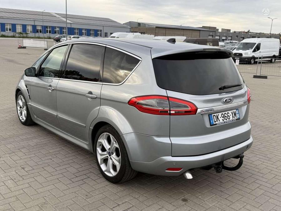 Grey Ford S-Max 2014 in Taurage, with an engine capacity of 2.00 L and mileage of 213 thousand km for 5300 €, photo 9 on AUTOMOTO.COM.LV