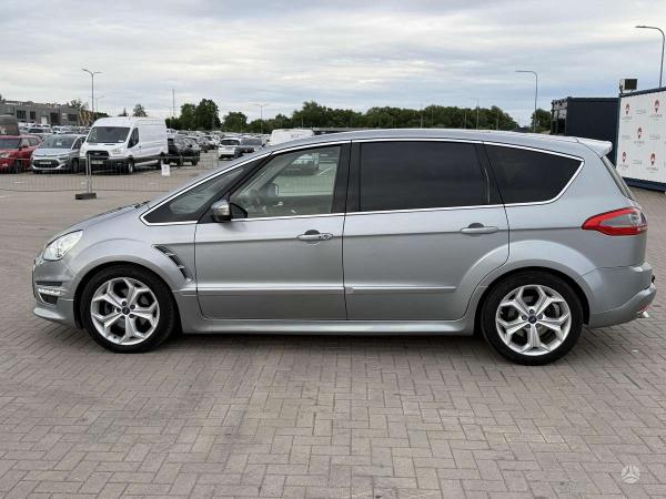 Grey Ford S-Max 2014 in Taurage, with an engine capacity of 2.00 L and mileage of 213 thousand km for 5300 €, photo 9 on AUTOMOTO.COM.LV