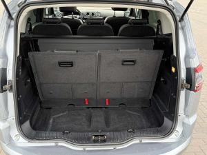 Grey Ford S-Max 2014 in Taurage, with an engine capacity of 2.00 L and mileage of 213 thousand km for 5300 €, photo 17 on AUTOMOTO.COM.LV