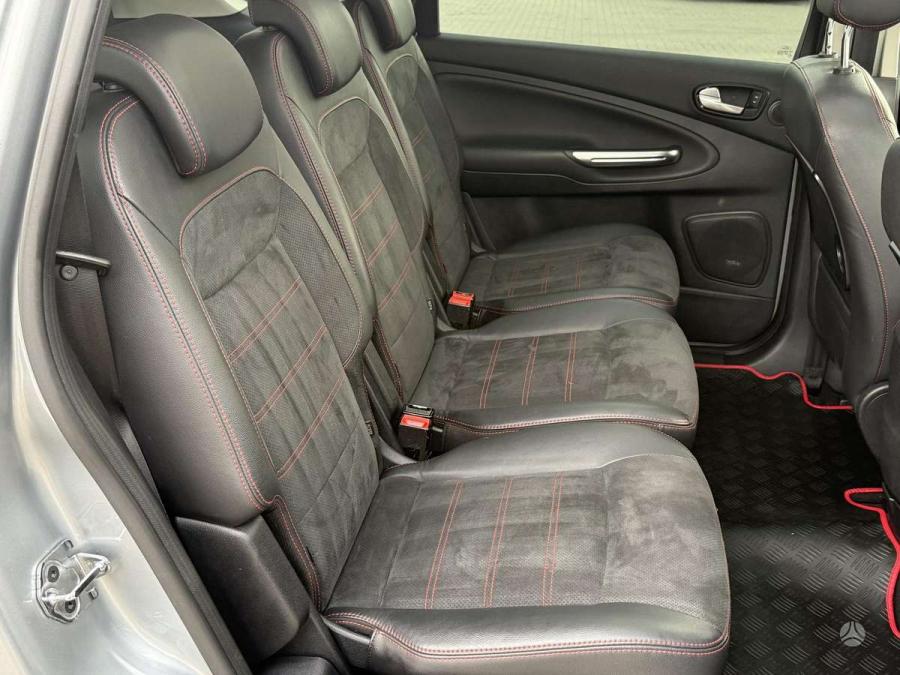 Grey Ford S-Max 2014 in Taurage, with an engine capacity of 2.00 L and mileage of 213 thousand km for 5300 €, photo 19 on AUTOMOTO.COM.LV