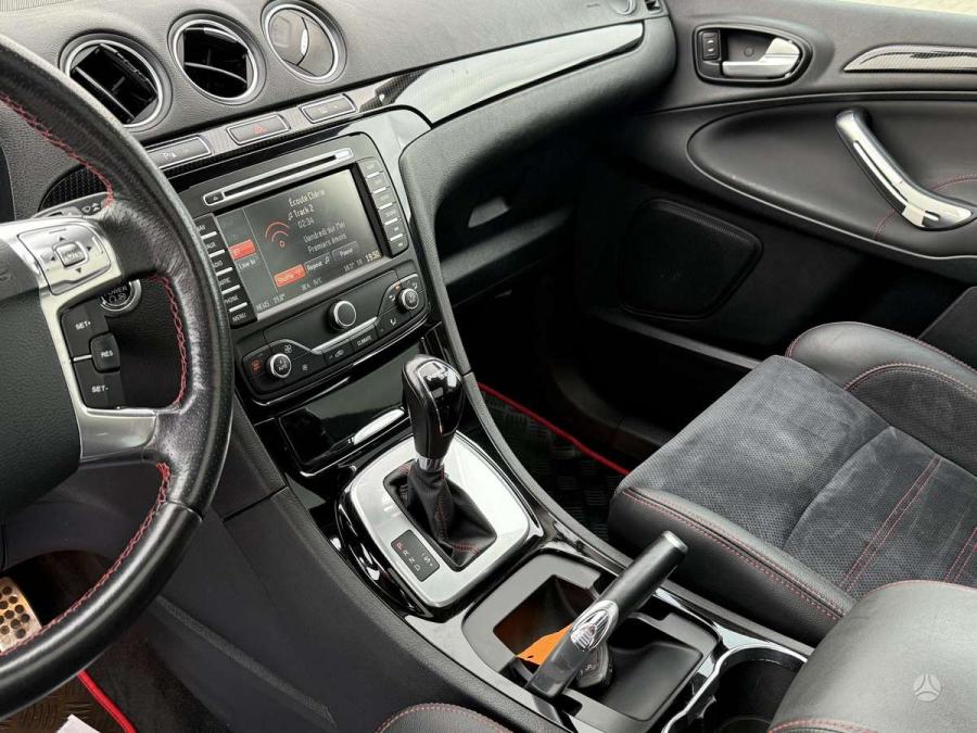 Grey Ford S-Max 2014 in Taurage, with an engine capacity of 2.00 L and mileage of 213 thousand km for 5300 €, photo 26 on AUTOMOTO.COM.LV