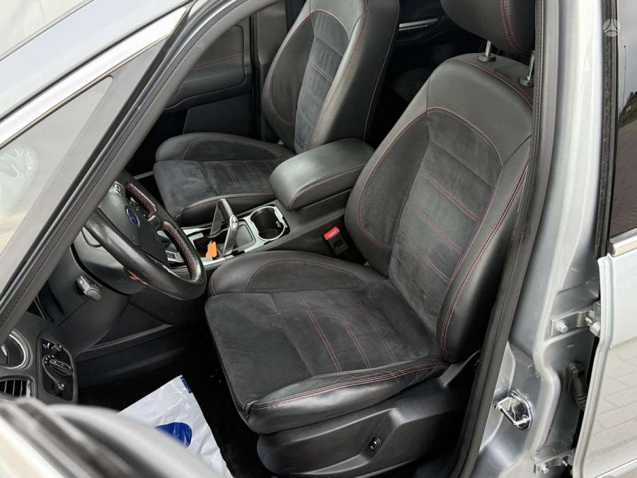 Grey Ford S-Max 2014 in Taurage, with an engine capacity of 2.00 L and mileage of 213 thousand km for 5300 €, photo 29 on AUTOMOTO.COM.LV