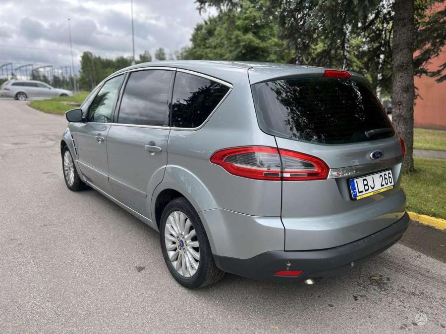 Grey Ford S-Max 2014 in Vilnius, with an engine capacity of 2.00 L and mileage of 230 thousand km for 3850 €, photo 6 on AUTOMOTO.COM.LV