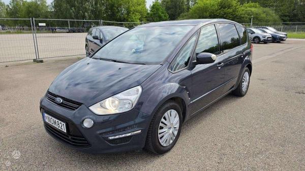 Grey Ford S-Max 2014 in Vilnius, with an engine capacity of 2.00 L and mileage of 219 thousand km for 4700 €, photo 1 on AUTOMOTO.COM.LV