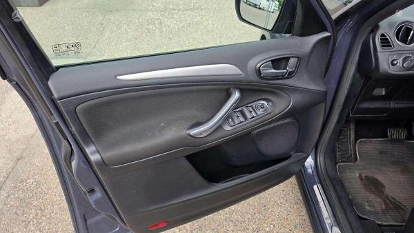 Grey Ford S-Max 2014 in Vilnius, with an engine capacity of 2.00 L and mileage of 219 thousand km for 4700 €, photo 10 on AUTOMOTO.COM.LV