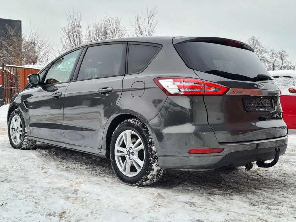 Grey Ford S-Max 2015 in Kaunas, with an engine capacity of 2.00 L and mileage of 198 thousand km for 8900 €, photo 3 on AUTOMOTO.COM.LV