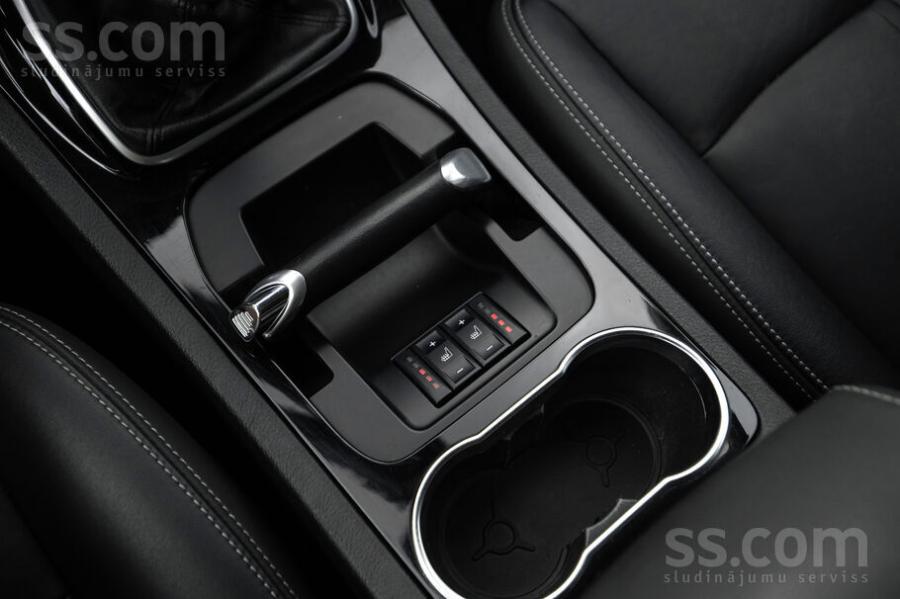 Pelēks Ford S-Max 2015 Tukums, ar dzinēja tilpumu 2.00 L un nobraukumu 0 tūkst. km par 8800 €, foto 14 vietnē AUTOMOTO.COM.LV