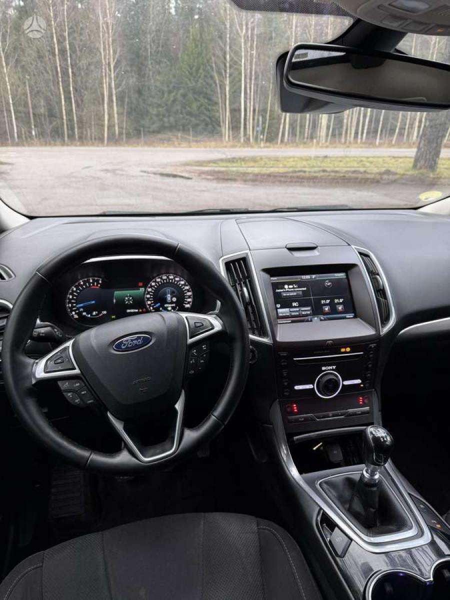 Grey Ford S-Max 2016 in Taurage, with an engine capacity of 2.00 L and mileage of 291 thousand km for 8500 €, photo 10 on AUTOMOTO.COM.LV
