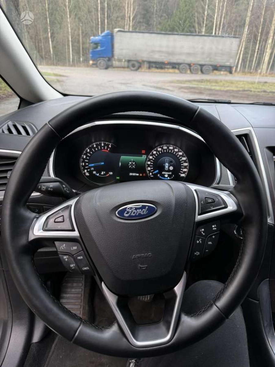 Grey Ford S-Max 2016 in Taurage, with an engine capacity of 2.00 L and mileage of 291 thousand km for 8500 €, photo 11 on AUTOMOTO.COM.LV