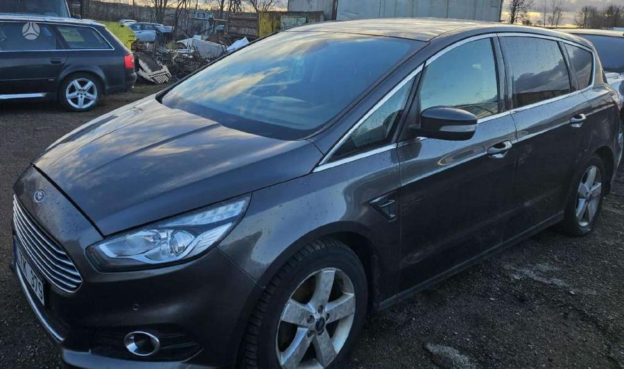Grey Ford S-Max 2016 in Vilnius, with an engine capacity of 2.00 L and mileage of 340 thousand km for 3900 €, photo 4 on AUTOMOTO.COM.LV