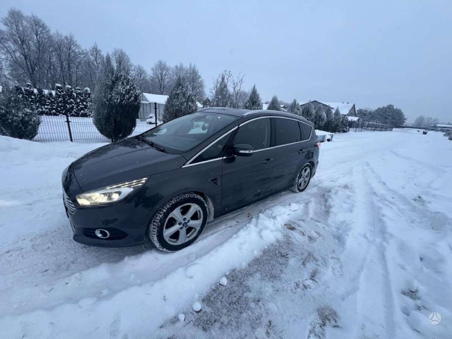 Grey Ford S-Max 2016 in Sirvintos, with an engine capacity of 2.00 L and mileage of 294 thousand km for 8000 €, photo 1 on AUTOMOTO.COM.LV