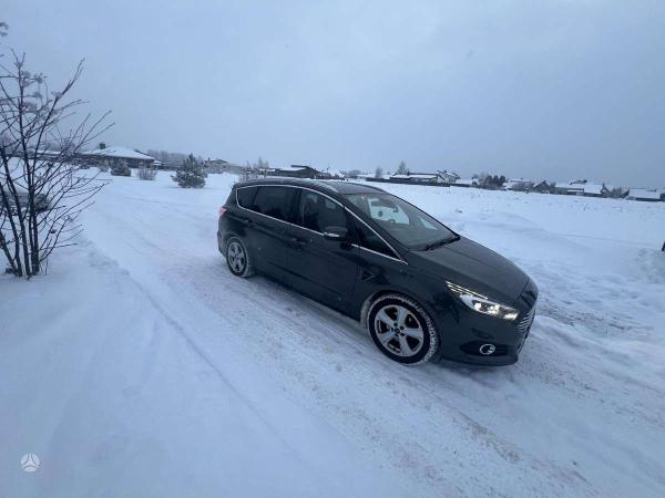 Grey Ford S-Max 2016 in Sirvintos, with an engine capacity of 2.00 L and mileage of 294 thousand km for 8000 €, photo 3 on AUTOMOTO.COM.LV