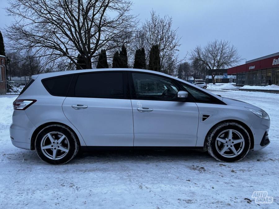 Pelēks Ford S-Max 2016 Alīta, ar dzinēja tilpumu 2.00 L un nobraukumu 250 tūkst. km par 6950 €, foto 2 vietnē AUTOMOTO.COM.LV