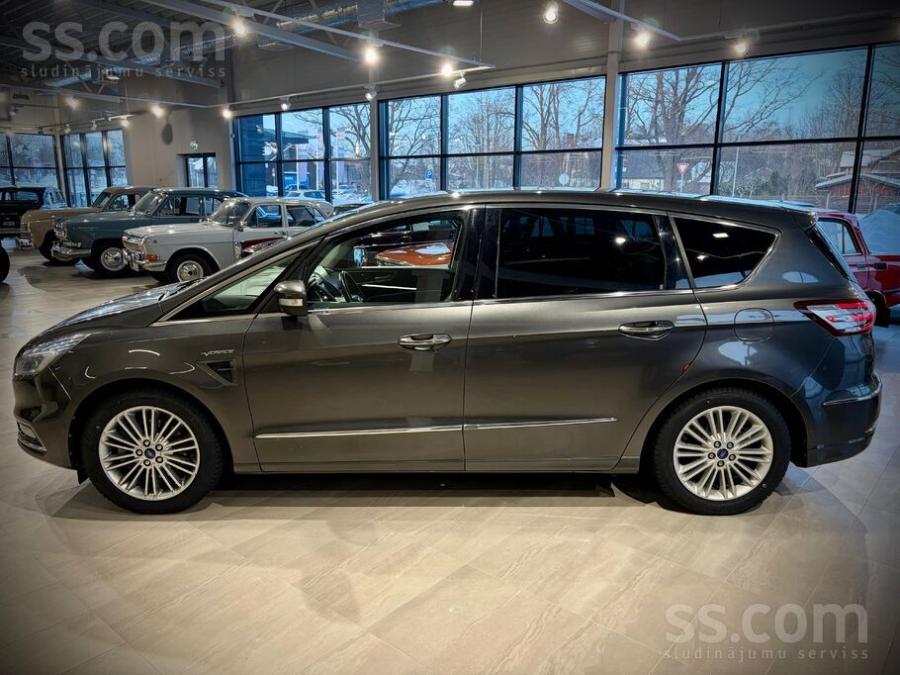 Grey Ford S-Max 2016 in Dobele, with an engine capacity of 2.00 L and mileage of 227 thousand km for 9950 €, photo 7 on AUTOMOTO.COM.LV