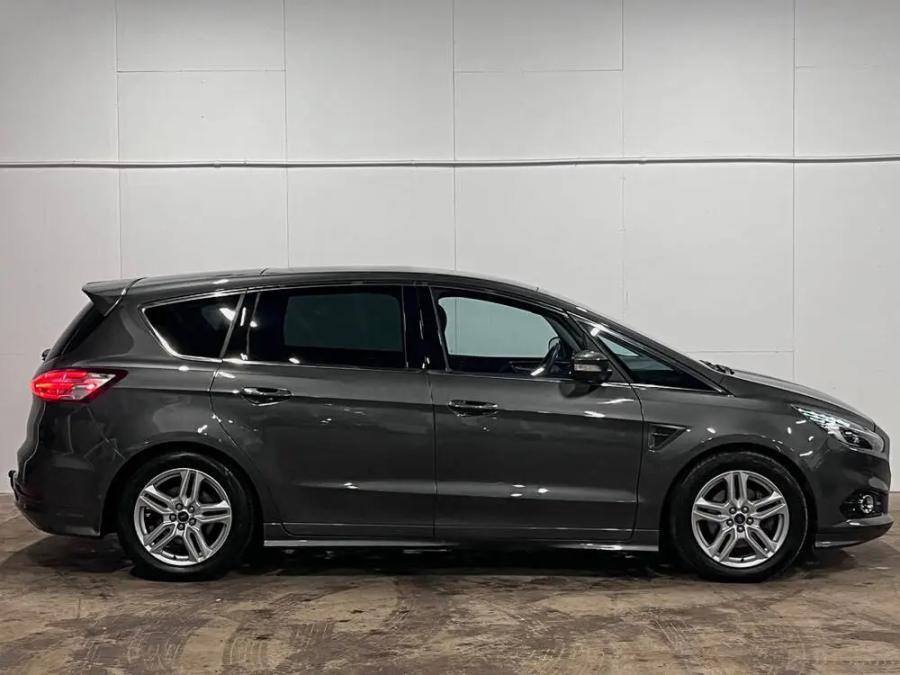 Pelēks Ford S-Max 2016 Jūrmala, ar dzinēja tilpumu 2.00 L un nobraukumu 256 tūkst. km par 12950 €, foto 9 vietnē AUTOMOTO.COM.LV