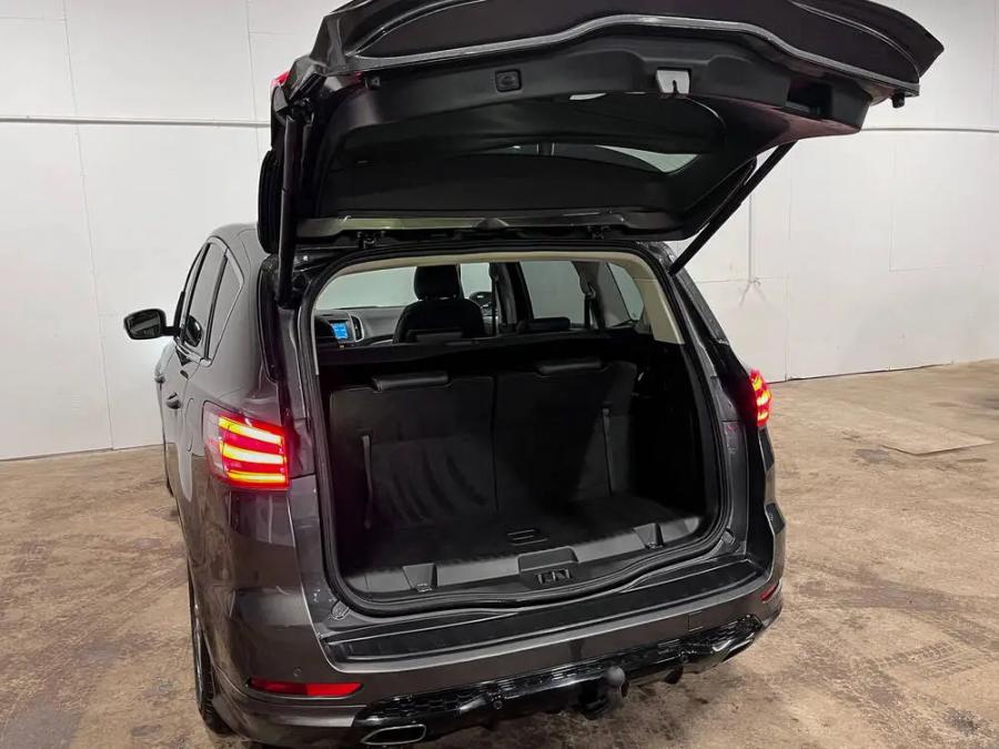Pelēks Ford S-Max 2016 Jūrmala, ar dzinēja tilpumu 2.00 L un nobraukumu 256 tūkst. km par 12950 €, foto 15 vietnē AUTOMOTO.COM.LV