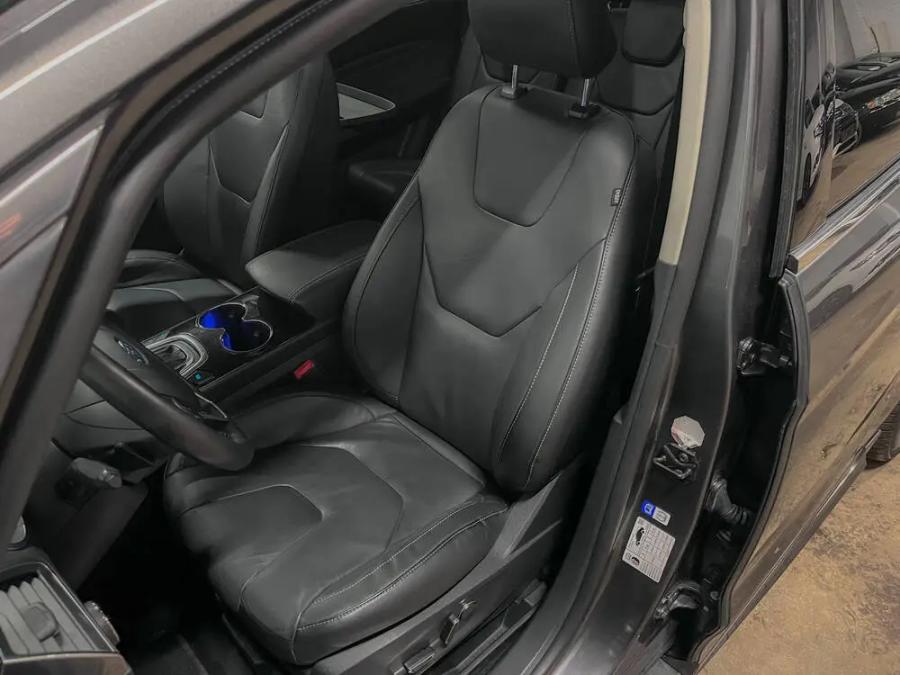 Pelēks Ford S-Max 2016 Jūrmala, ar dzinēja tilpumu 2.00 L un nobraukumu 256 tūkst. km par 12950 €, foto 17 vietnē AUTOMOTO.COM.LV