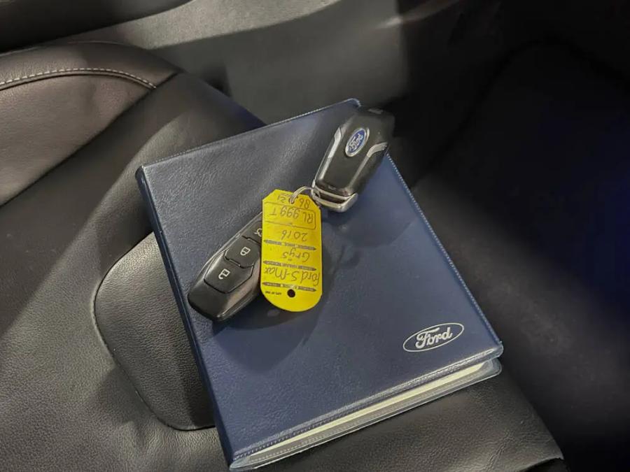 Pelēks Ford S-Max 2016 Jūrmala, ar dzinēja tilpumu 2.00 L un nobraukumu 256 tūkst. km par 12950 €, foto 38 vietnē AUTOMOTO.COM.LV