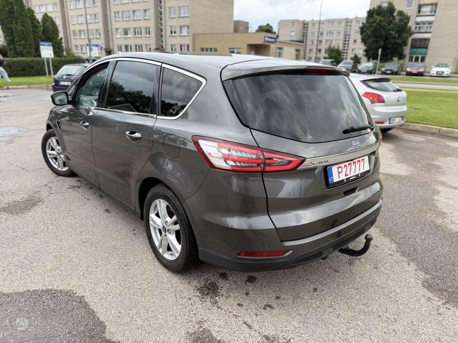 Grey Ford S-Max 2016 in Ukmerge, with an engine capacity of 2.00 L and mileage of 260 thousand km for 8850 €, photo 4 on AUTOMOTO.COM.LV