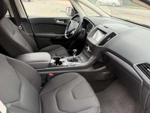 Grey Ford S-Max 2016 in Ukmerge, with an engine capacity of 2.00 L and mileage of 260 thousand km for 8850 €, photo 9 on AUTOMOTO.COM.LV