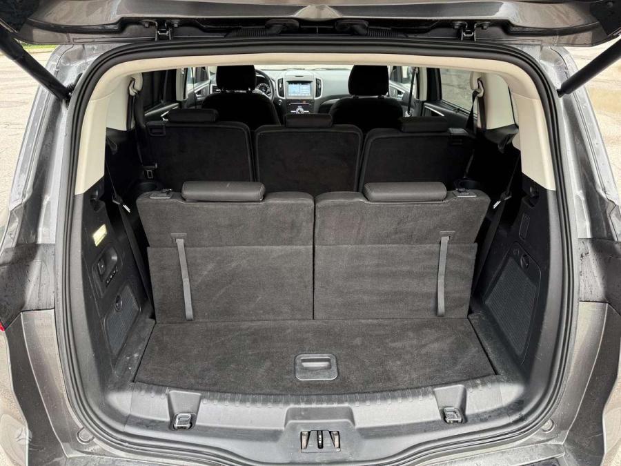 Grey Ford S-Max 2016 in Ukmerge, with an engine capacity of 2.00 L and mileage of 260 thousand km for 8850 €, photo 10 on AUTOMOTO.COM.LV