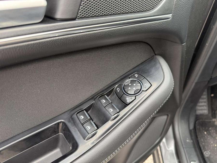 Grey Ford S-Max 2016 in Ukmerge, with an engine capacity of 2.00 L and mileage of 260 thousand km for 8850 €, photo 12 on AUTOMOTO.COM.LV