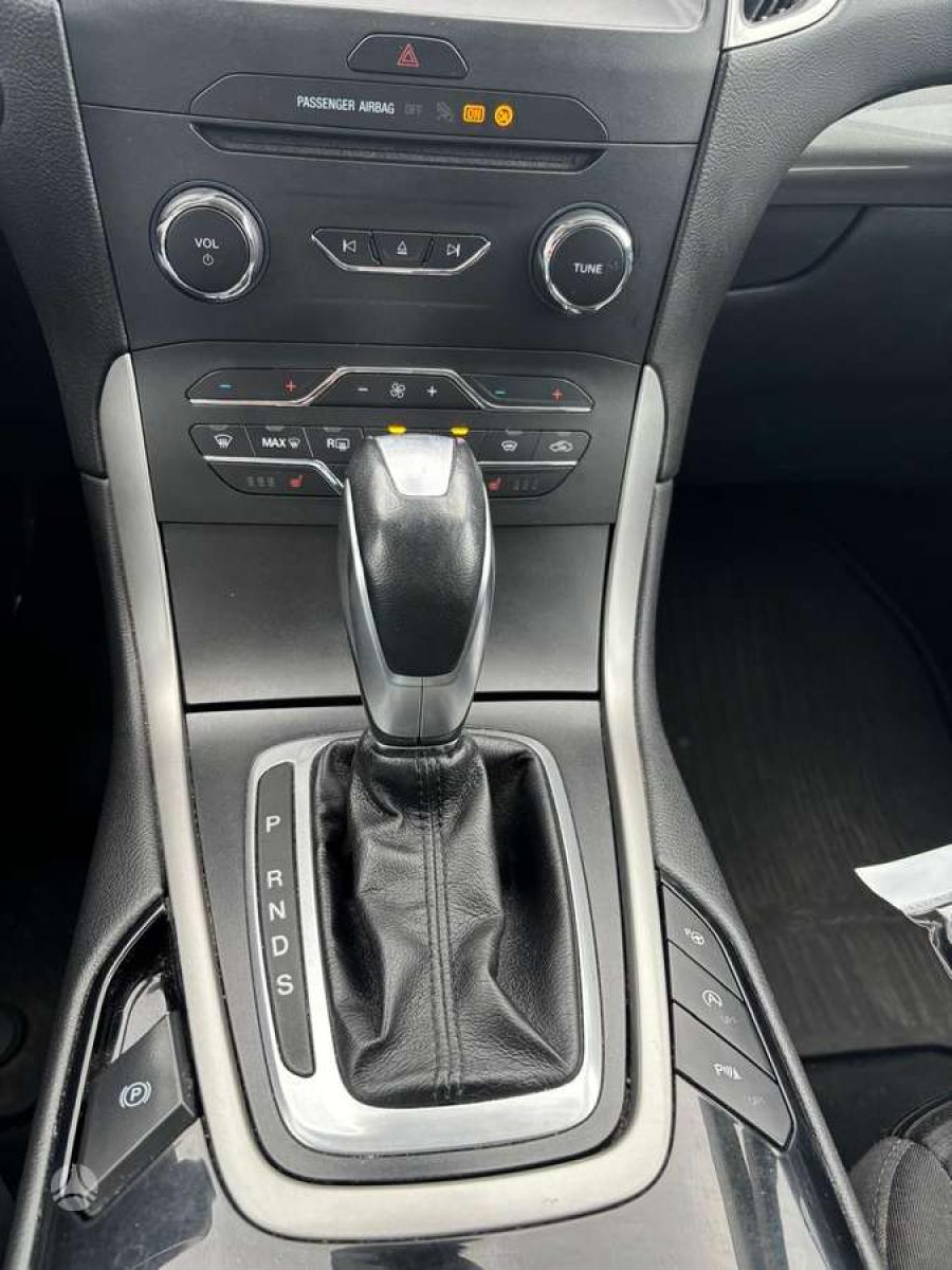 Grey Ford S-Max 2016 in Vilnius, with an engine capacity of 2.00 L and mileage of 301 thousand km for 7500 €, photo 15 on AUTOMOTO.COM.LV