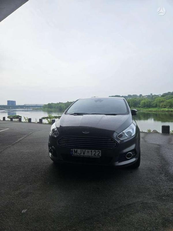 Grey Ford S-Max 2016 in Kaunas, with an engine capacity of 2.00 L and mileage of 260 thousand km for 7400 €, photo 1 on AUTOMOTO.COM.LV