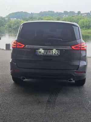 Grey Ford S-Max 2016 in Kaunas, with an engine capacity of 2.00 L and mileage of 260 thousand km for 7400 €, photo 5 on AUTOMOTO.COM.LV
