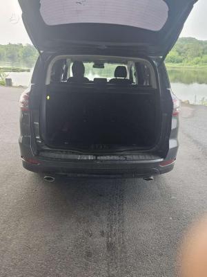 Grey Ford S-Max 2016 in Kaunas, with an engine capacity of 2.00 L and mileage of 260 thousand km for 7400 €, photo 6 on AUTOMOTO.COM.LV