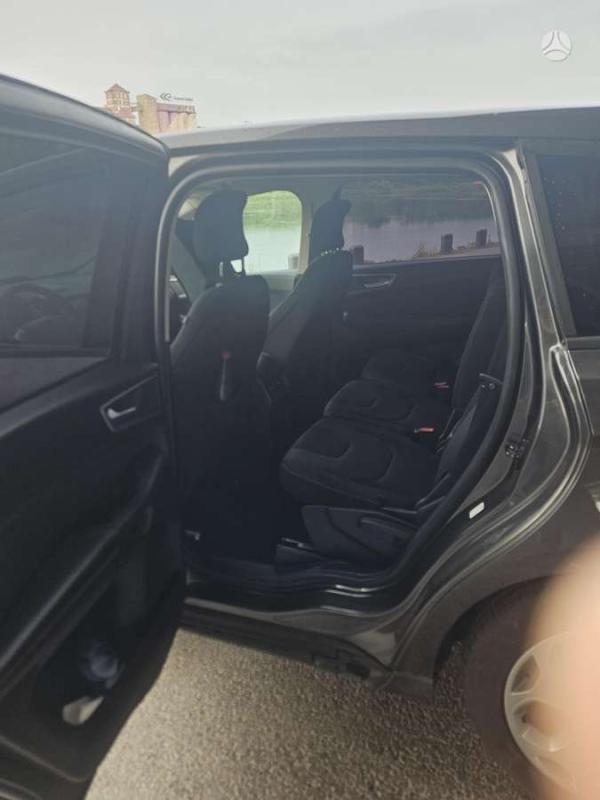 Grey Ford S-Max 2016 in Kaunas, with an engine capacity of 2.00 L and mileage of 260 thousand km for 7400 €, photo 6 on AUTOMOTO.COM.LV