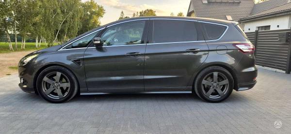 Grey Ford S-Max 2016 in Siauliai, with an engine capacity of 2.00 L and mileage of 237 thousand km for 10900 €, photo 3 on AUTOMOTO.COM.LV