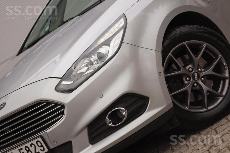 Grey Ford S-Max 2016 in Riga, with an engine capacity of 2.00 L and mileage of 364 thousand km for 6995 €, photo 3 on AUTOMOTO.COM.LV